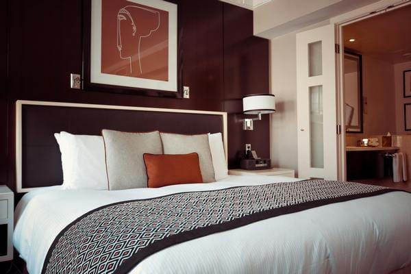 How to Elevate Guest Experience with Sustainable Hotel Bedding ...